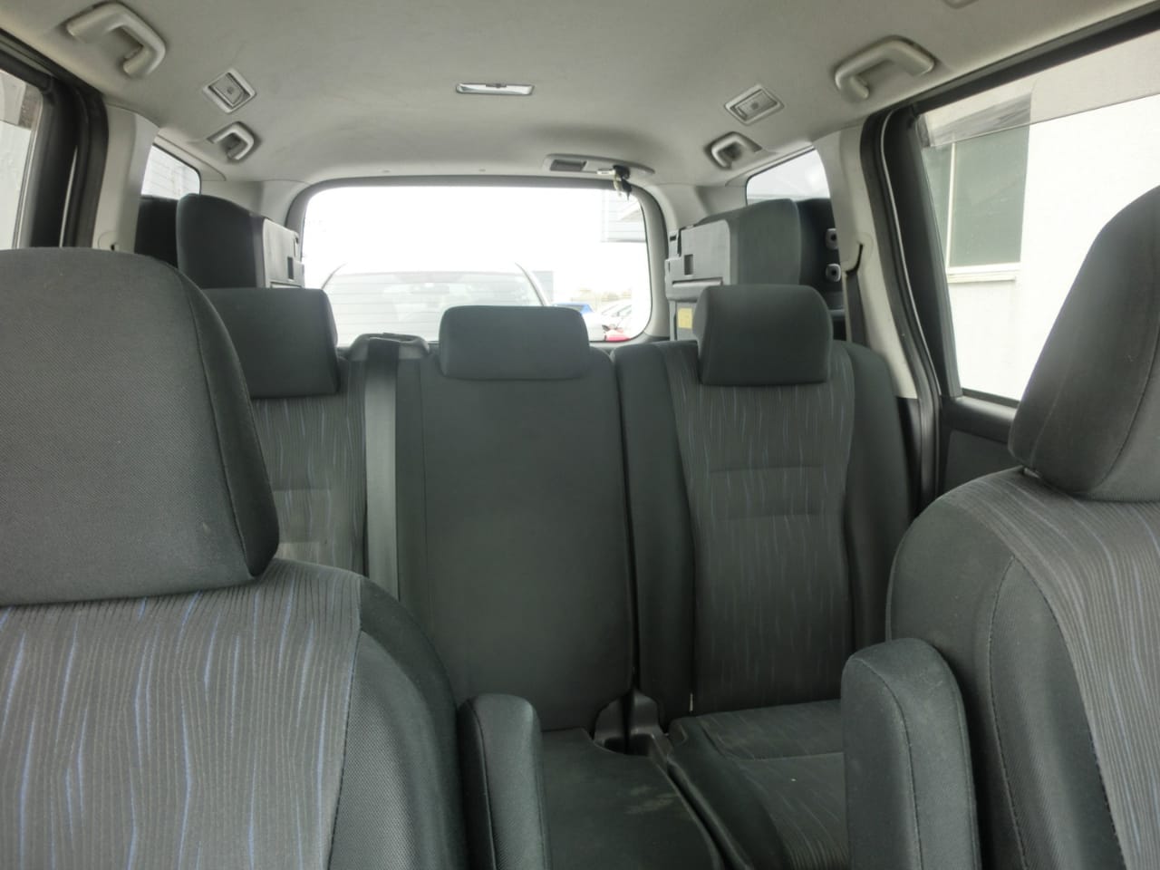 Toyota Noah 2012