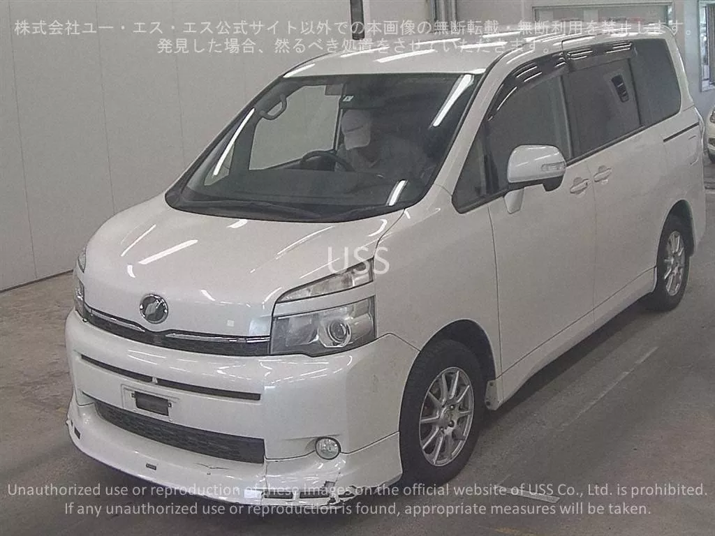 2013 TOYOTA VOXY X L EDITION