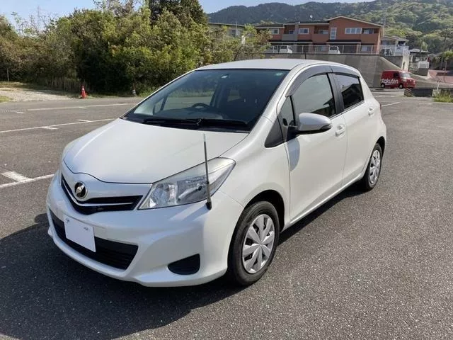 2013 TOYOTA VITZ JEWELA