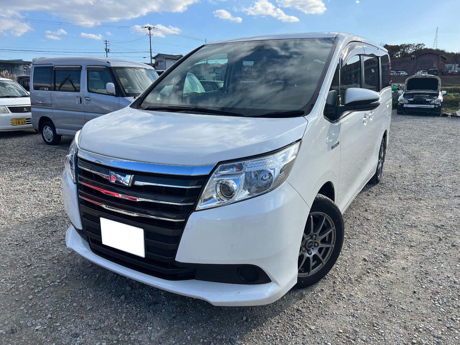 2015 Toyota Noah Hybrid