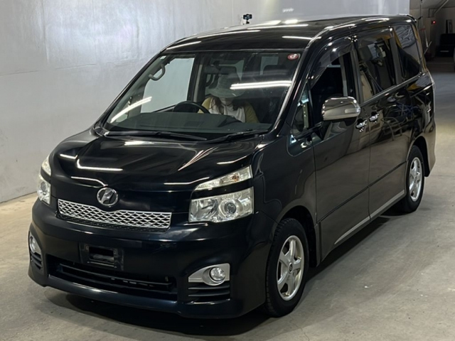 Toyota Voxy 2012