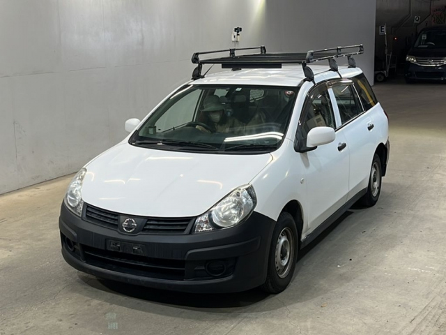 Nissan AD Van 2016